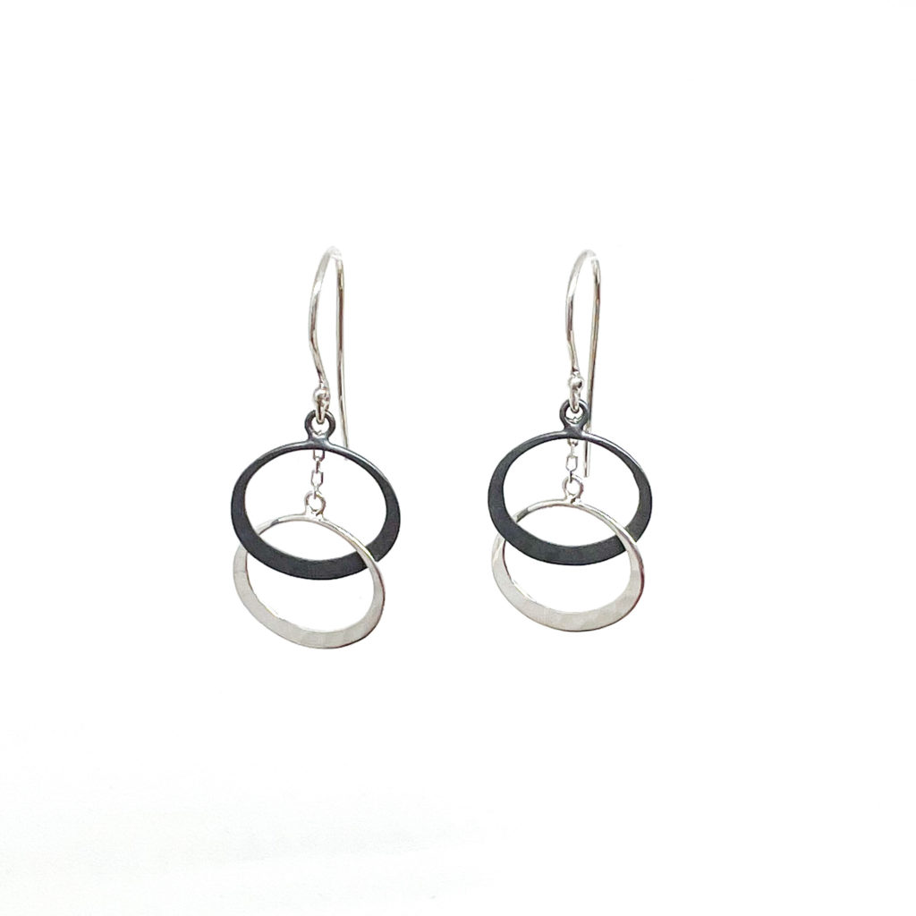 Oval Interlocking Earrings | Von Bargen's Jewelry